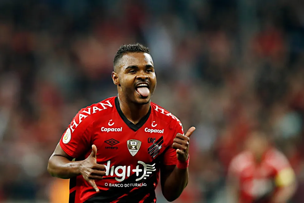 Nikão no Bahia? Pode acabar ficando disponível para negócio - Central ...