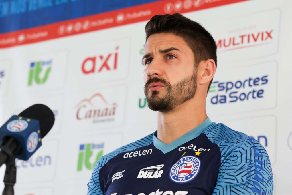 Everaldo não escondeu nada e disse o que viu de estranho no gramado do ...